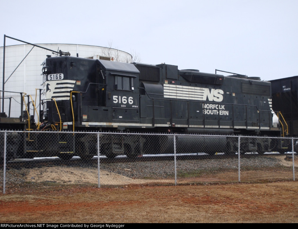 NS 5166 / GP38-2 "High-Hood"